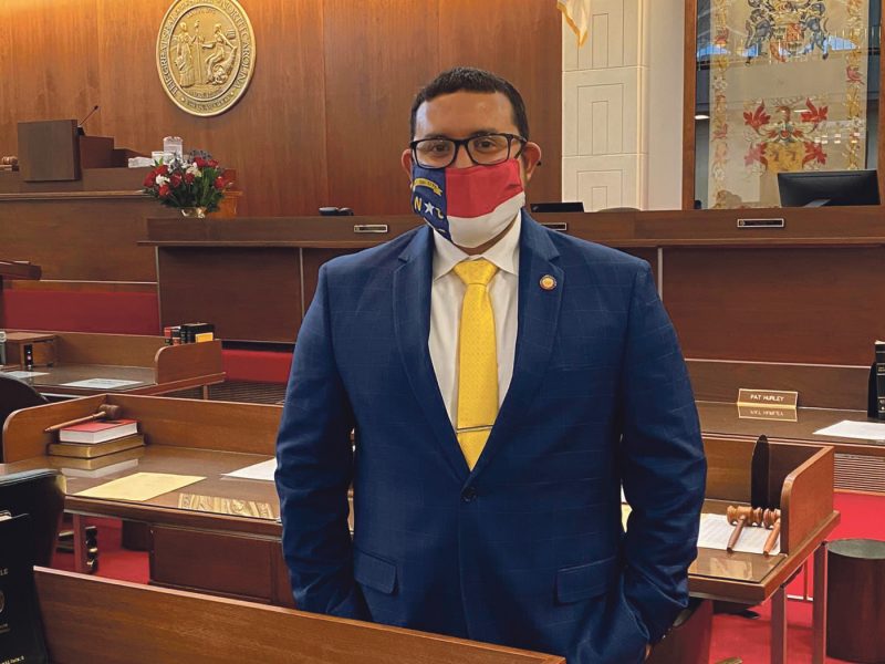 Ricky Hurtado asume cargo y delinea prioridades | Qué Pasa