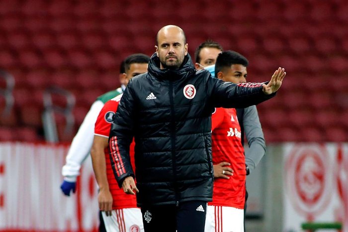 Nuevo equipo de futbol en Charlotte anuncia a su primer entrenador ...