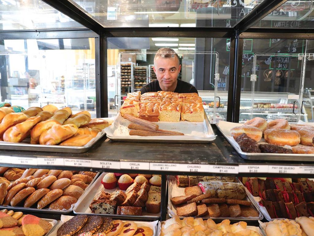Manolo‘s Bakery reconocido como Héroe del Pan gracias a su labor social ...