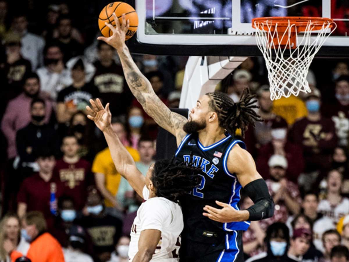 Duke Basketball: Banchero lidera a Duke en victoria contra Boston ...