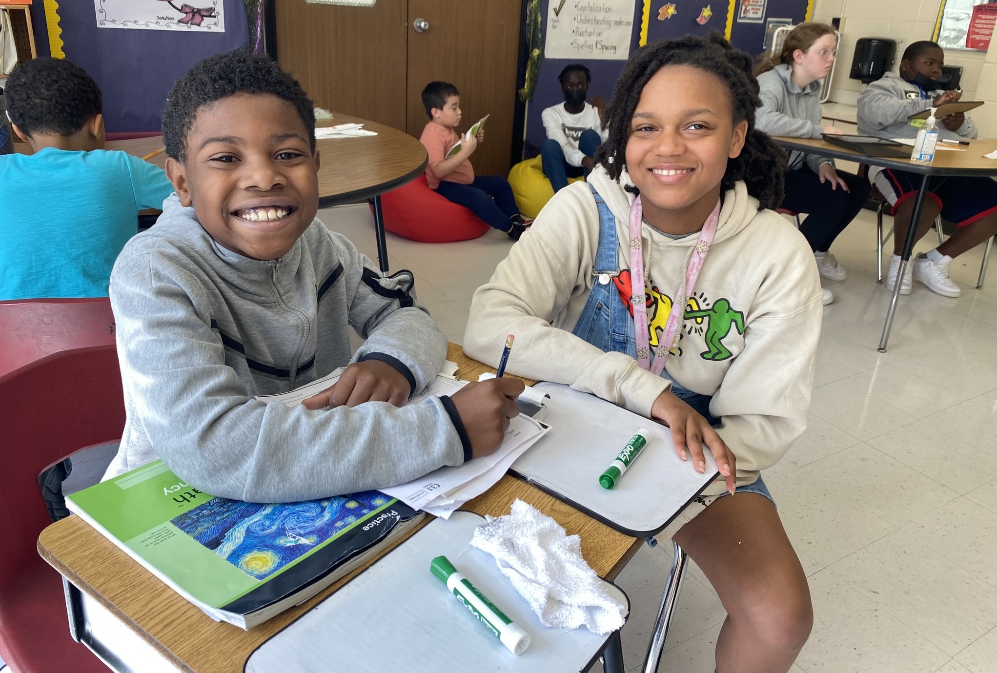 Escuela bilingüe en NC se convierte en modelo a seguir | Qué Pasa