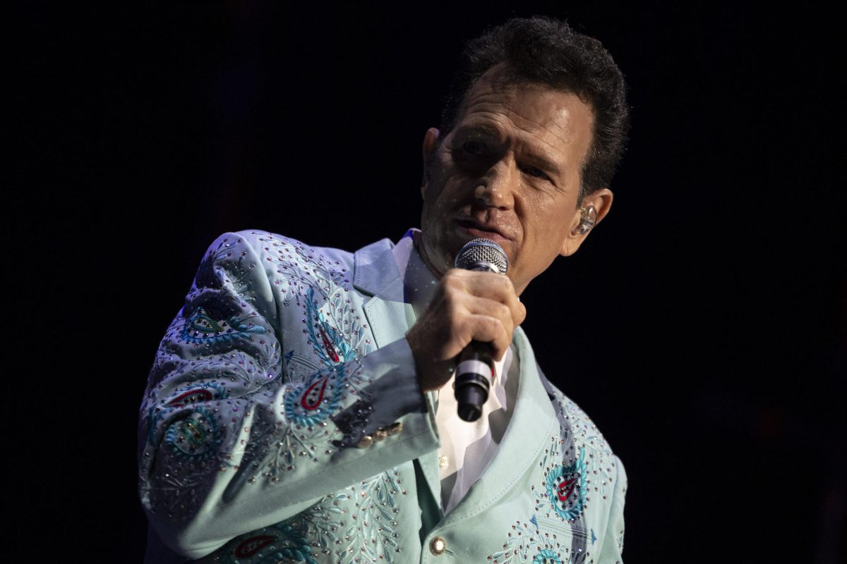 Chris Isaak rompe y restaña corazones en su reencuentro con Madrid en ...