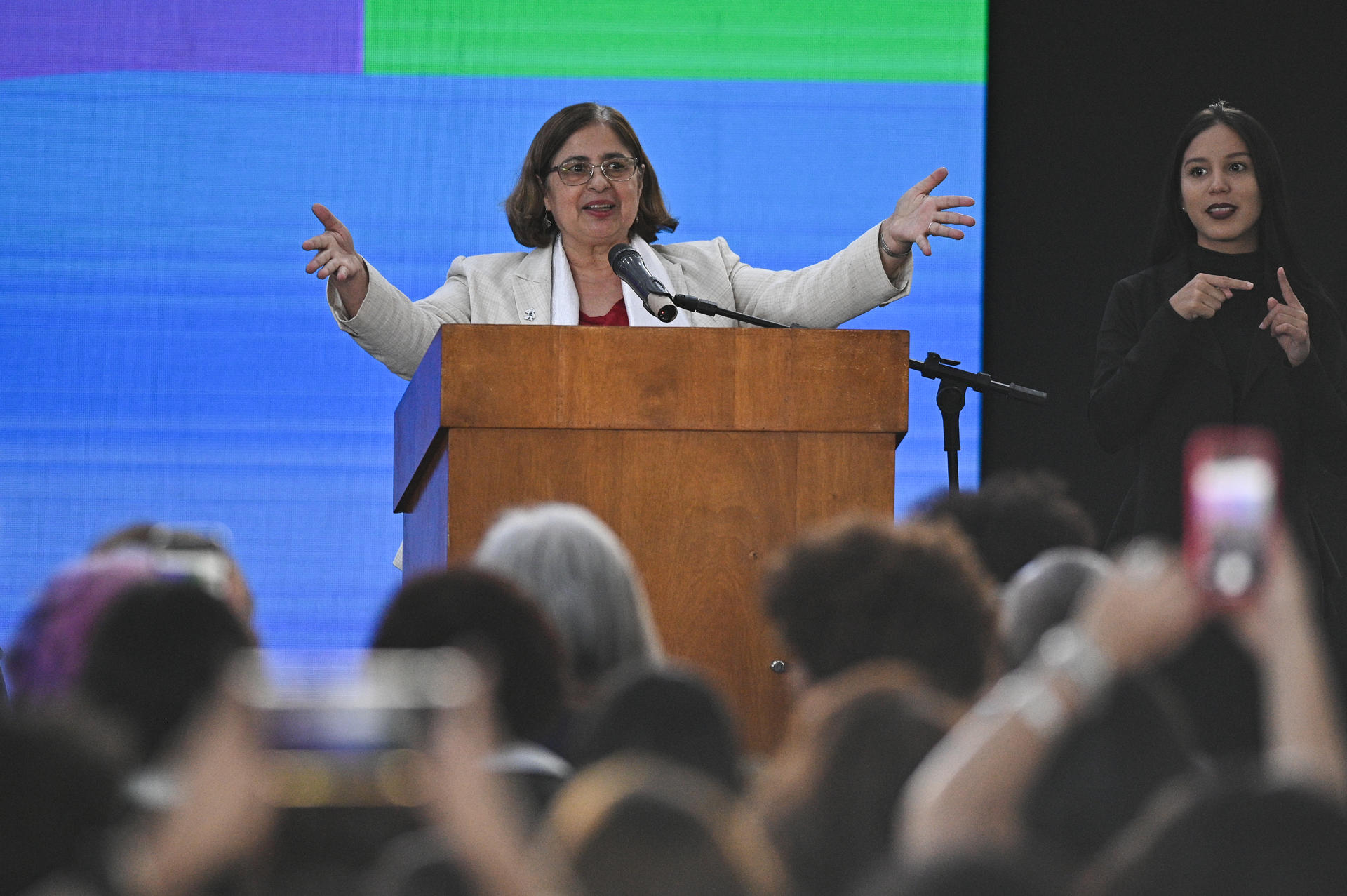 Brasil da un paso hacia la igualdad de género con la paridad salarial entre hombres y mujeres ...