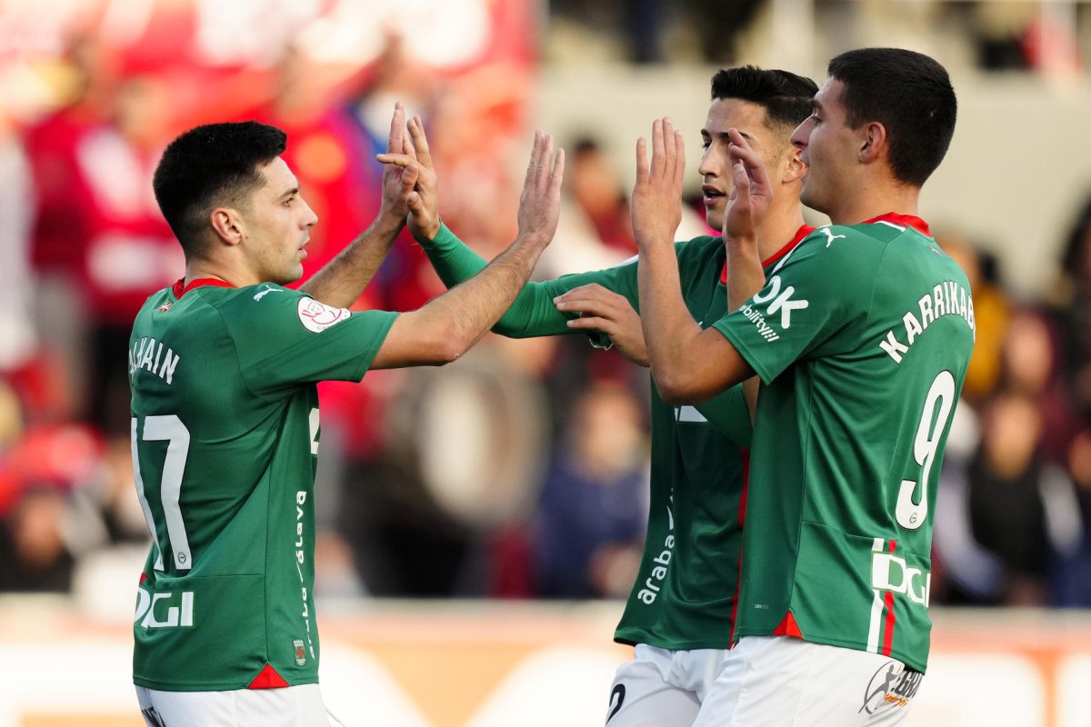 0-1. El Alavés aprovecha un error del Terrassa y se clasifica para la ...