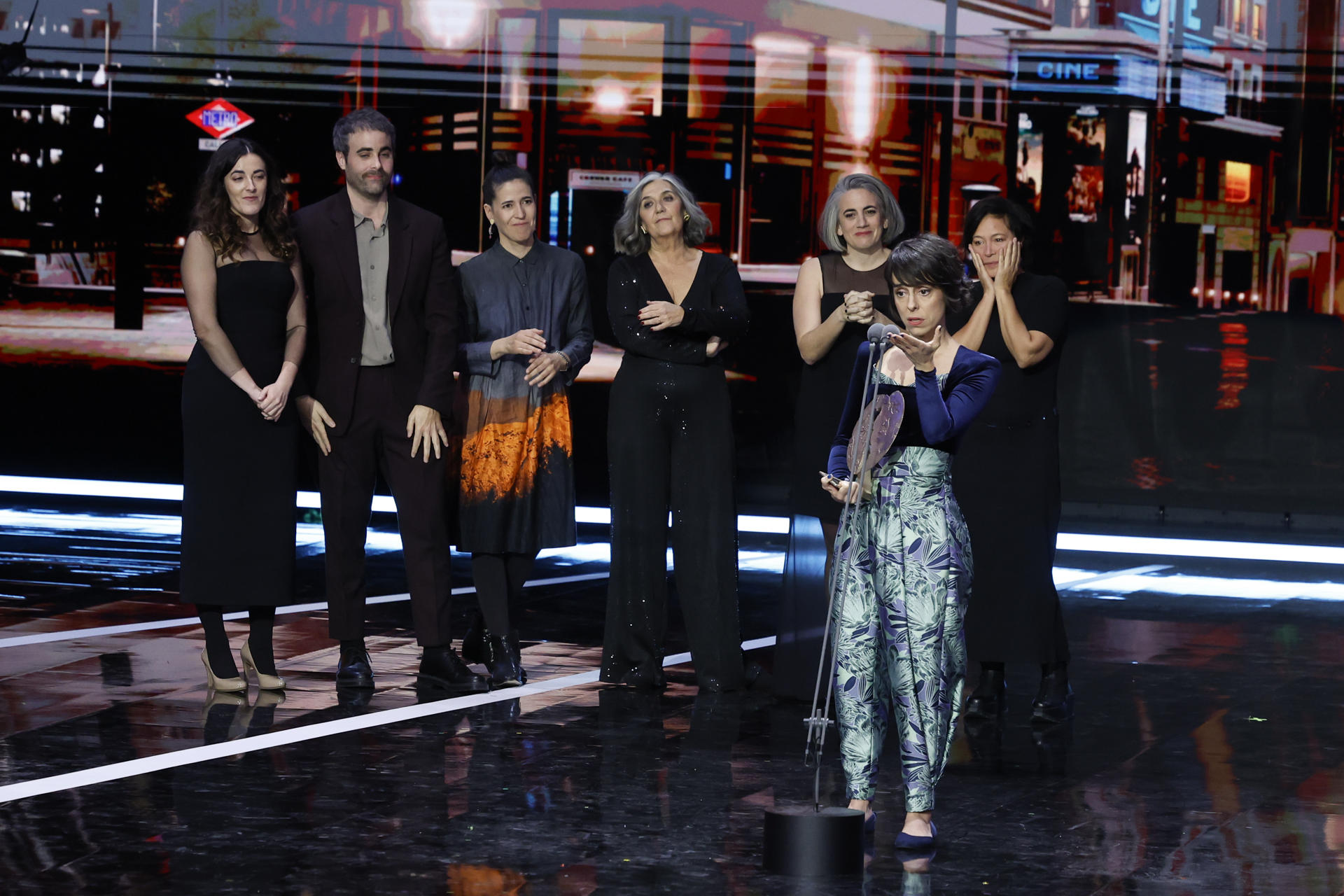 '20.000 especies de abejas' y 'La Mesías' triunfan en los Premios Forqué | Qué Pasa