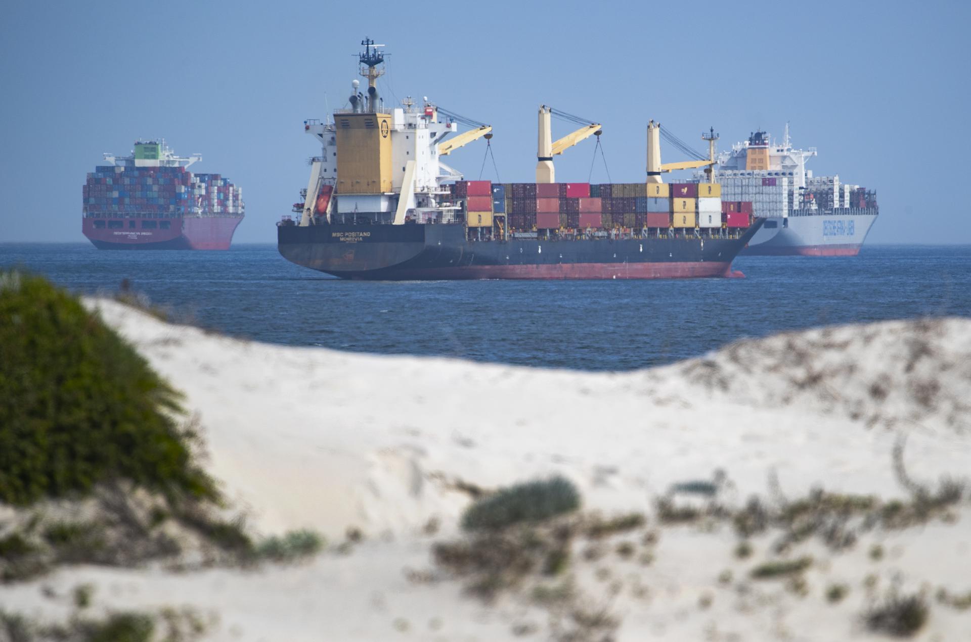 Maersk asegura a Egipto que quiere reanudar su paso por canal de Suez ...