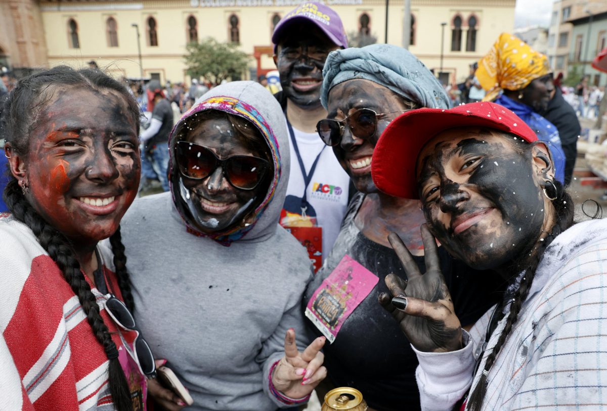 El rostro de Colombia se pinta de negro en el carnaval que honra a los ...