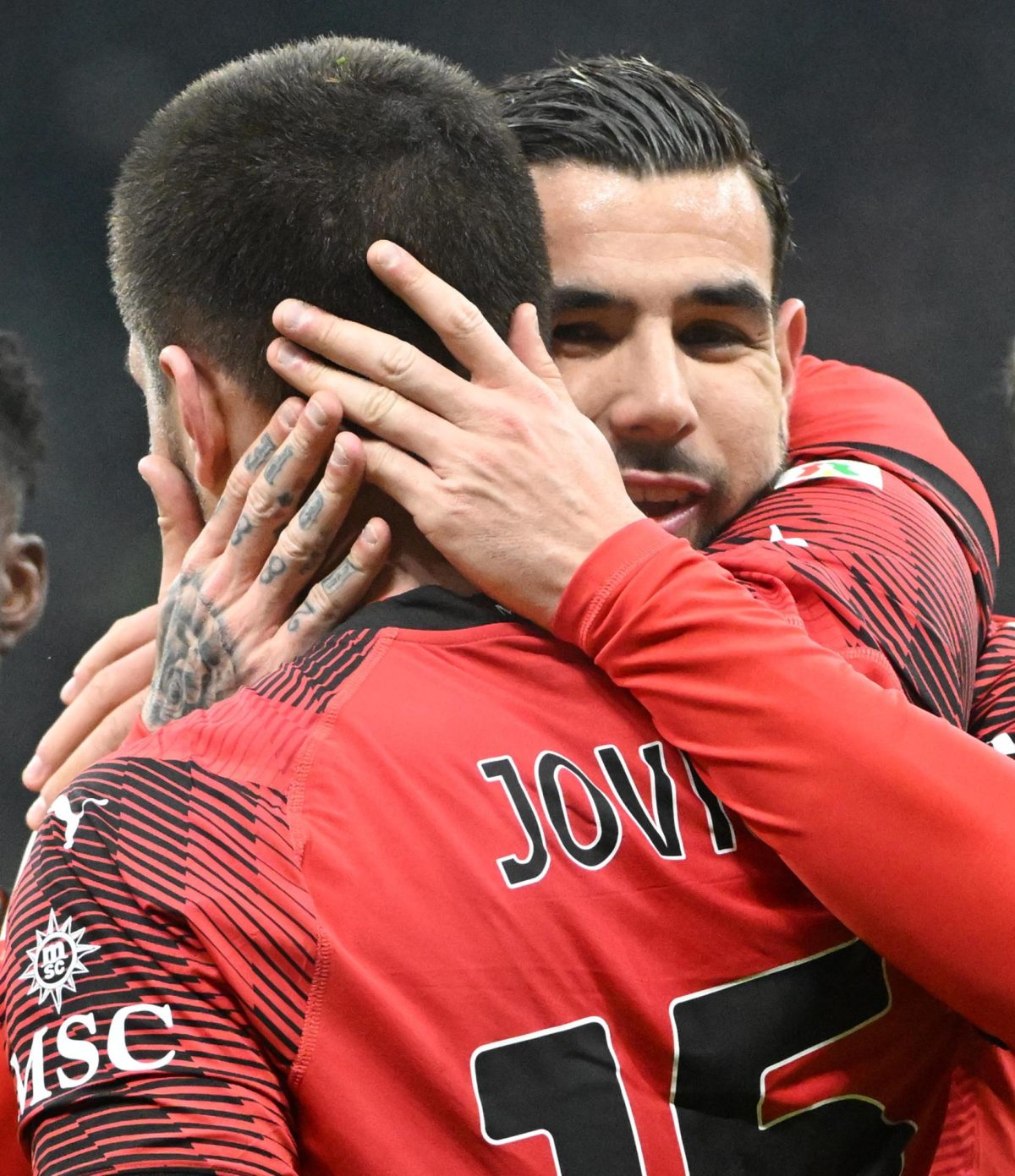 4-1. Theo asiste, Jovic golea y el Milan a cuartos | Qué Pasa