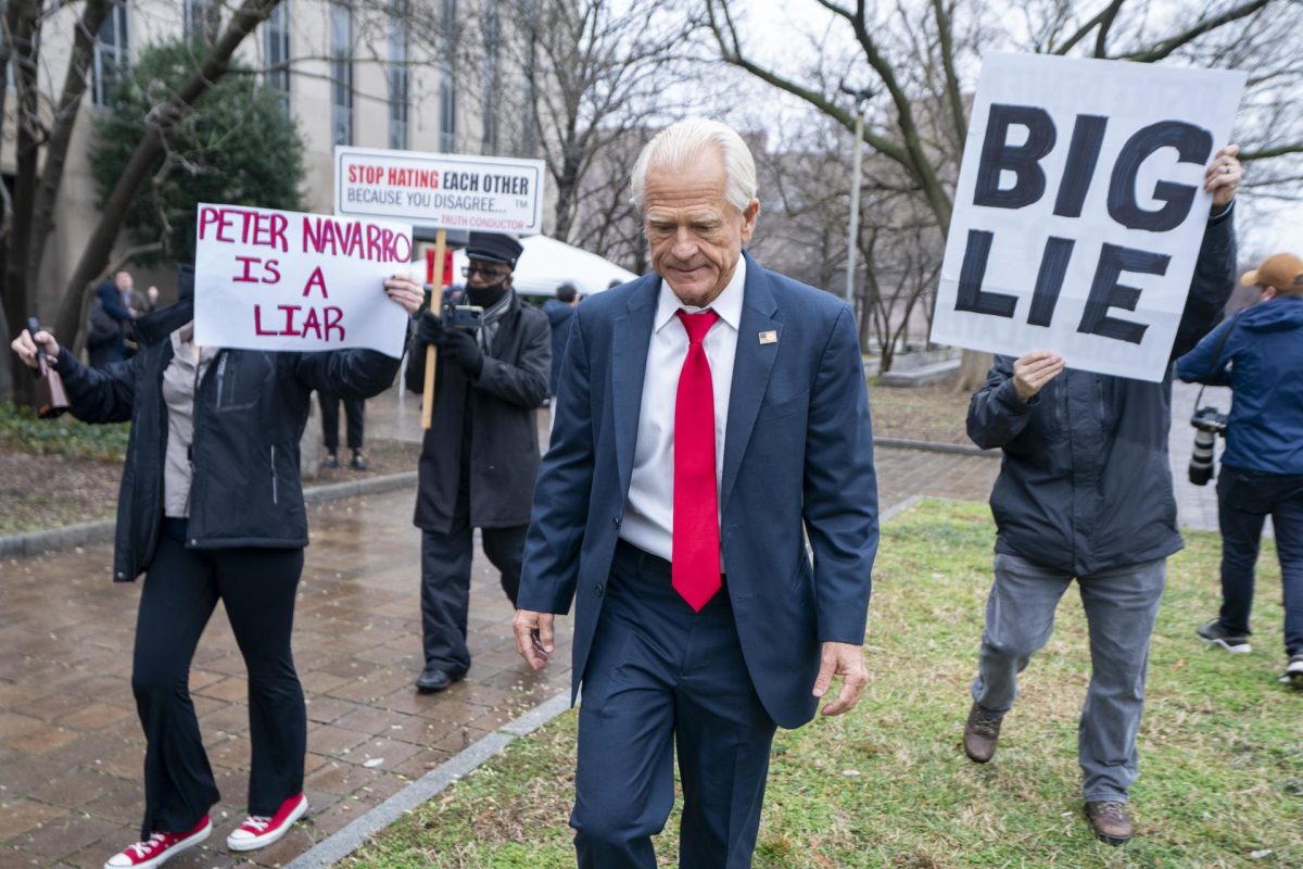 Cuatro meses de prisión para Peter Navarro, exasesor de Trump, por ...
