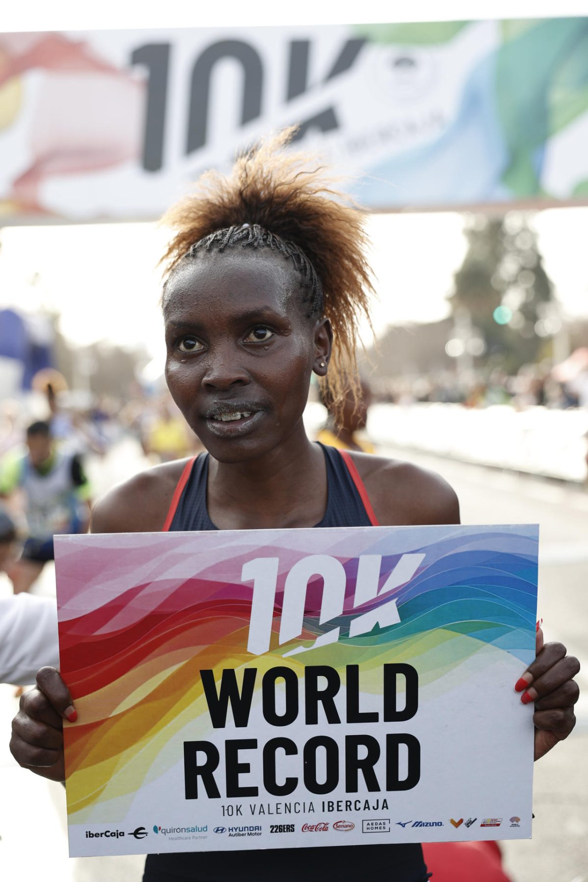 La keniana Agnes Jebet pulveriza el récord del mundo de 10K en Valencia ...