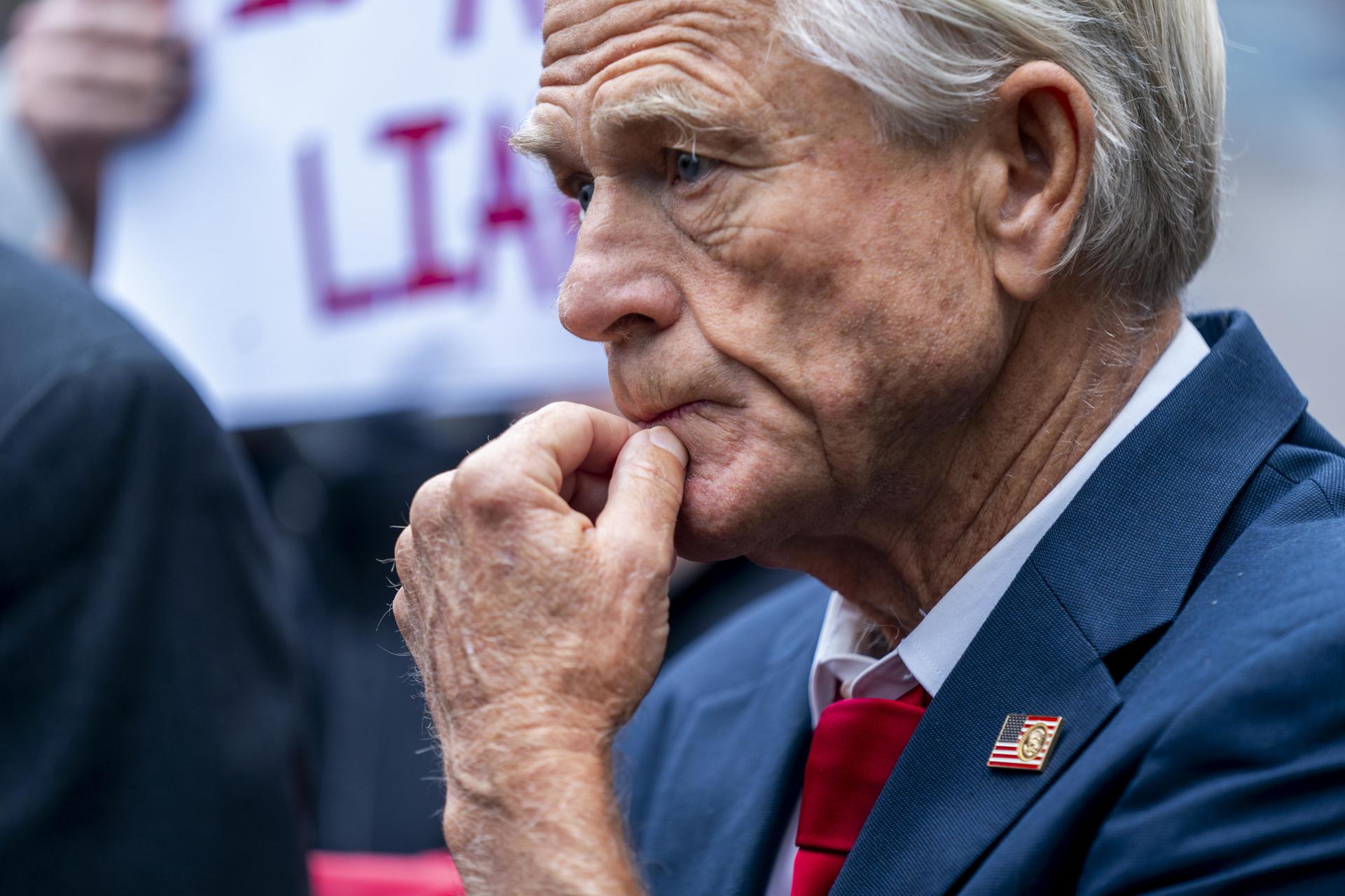 Cuatro meses de prisión para Peter Navarro, exasesor de Trump, por ...