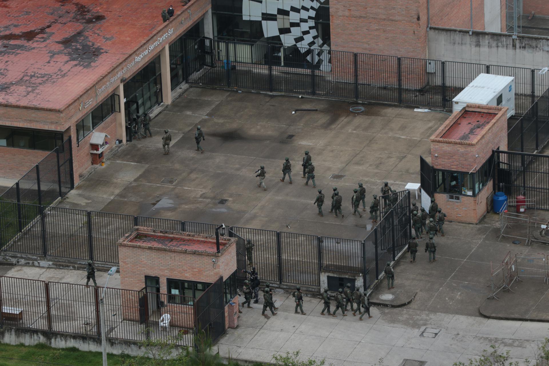 Militares de Ecuador ejecutan operaciones para recuperar el control de ...