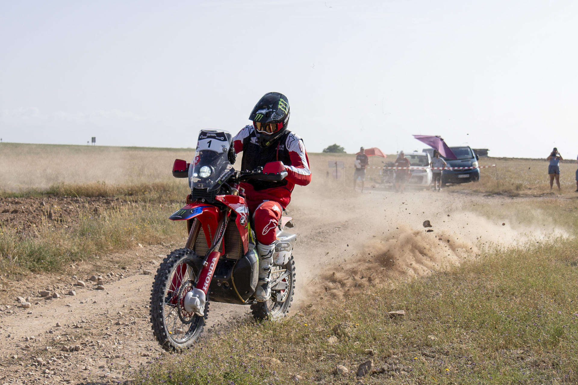 El español Tosha Schareina gana el prólogo de motos en su debut con el equipo Honda | Qué Pasa