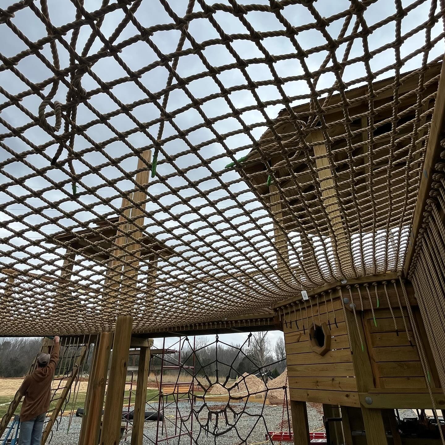 Mejoras en el nuevo parque infantil inclusivo en Cates Farm Park | Qué Pasa
