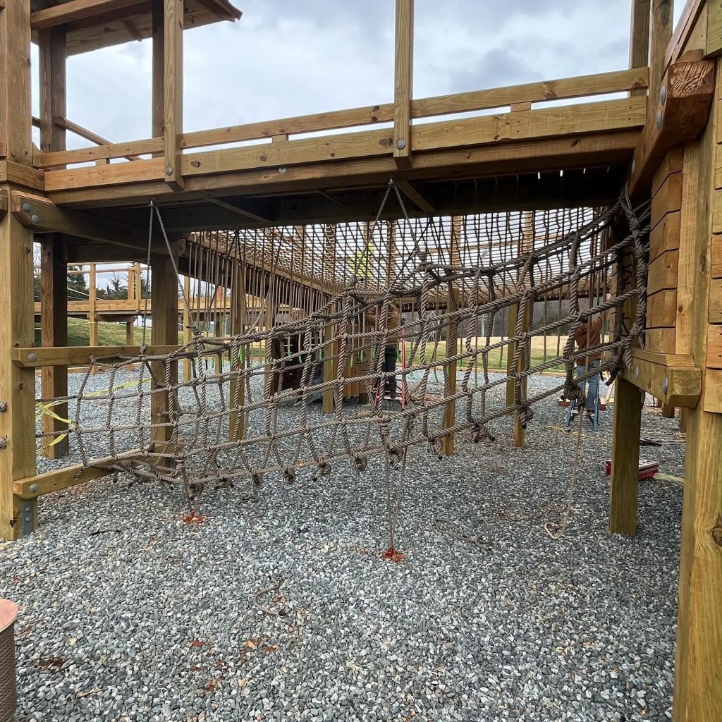 Mejoras en el nuevo parque infantil inclusivo en Cates Farm Park | Qué Pasa