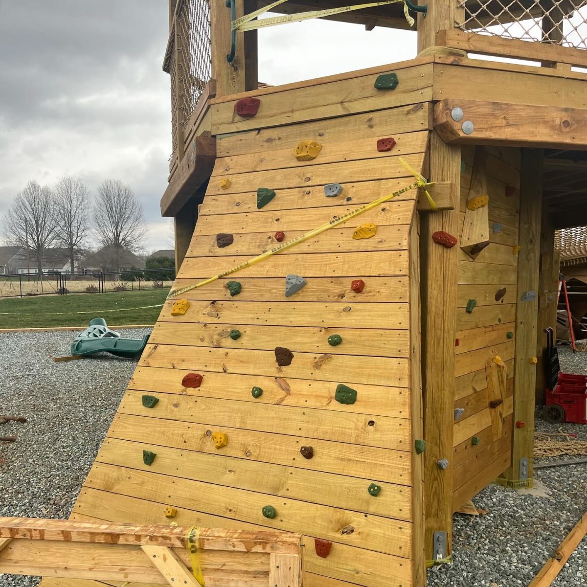 Mejoras en el nuevo parque infantil inclusivo en Cates Farm Park | Qué Pasa