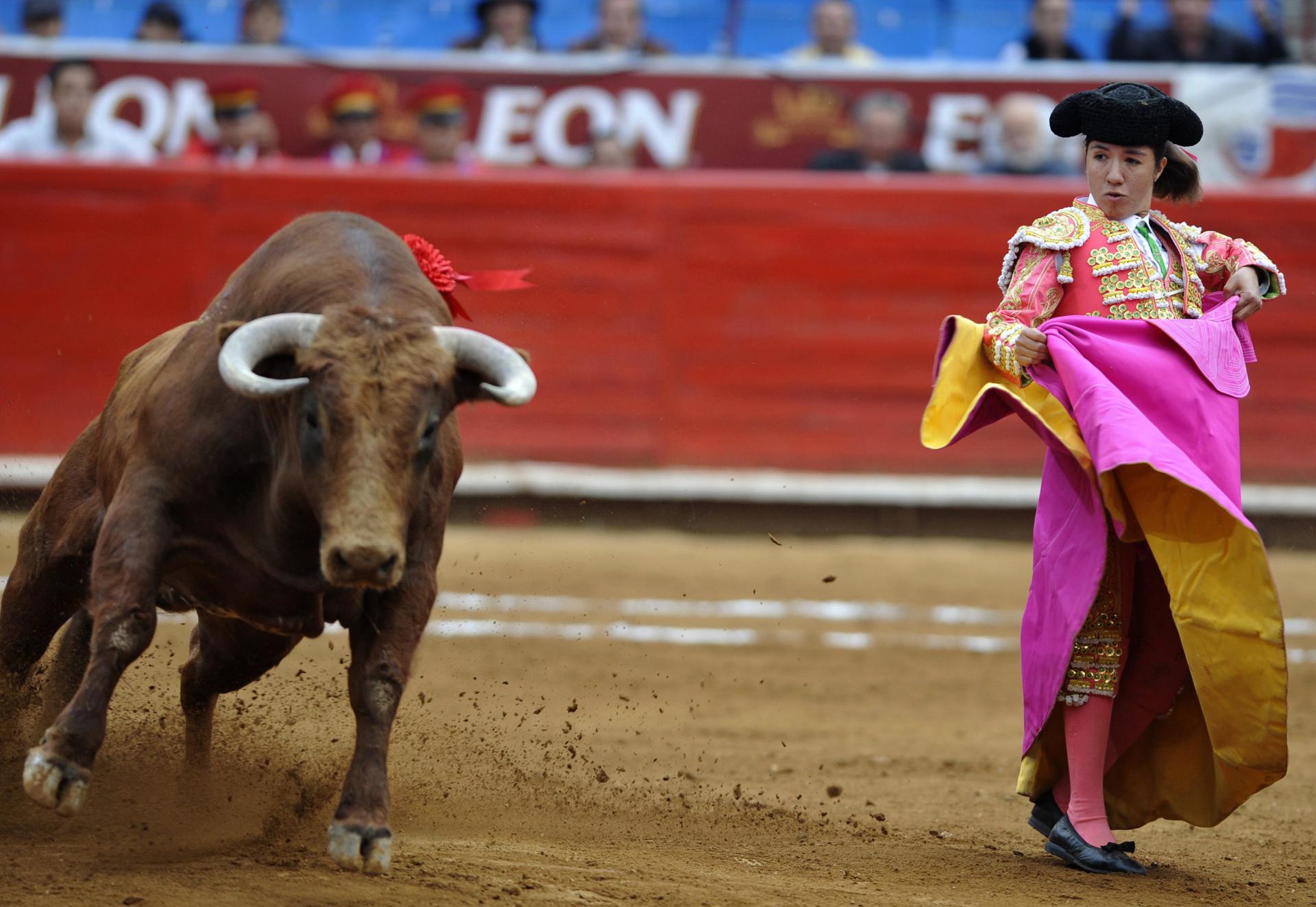 Tres toreras en la cuarta corrida de la Feria de la Reapertura en la Plaza México | Qué Pasa