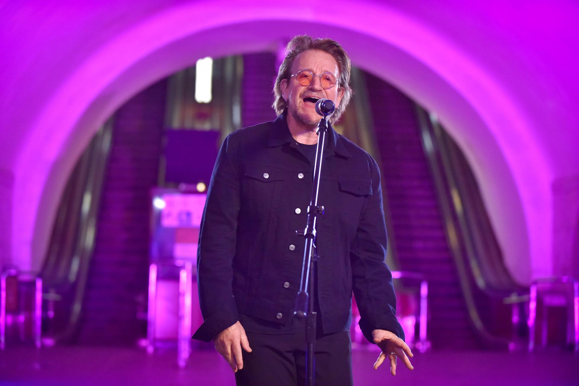 U2 actúa en los Grammy con un show desde 'La Esfera' de Las Vegas | Qué ...