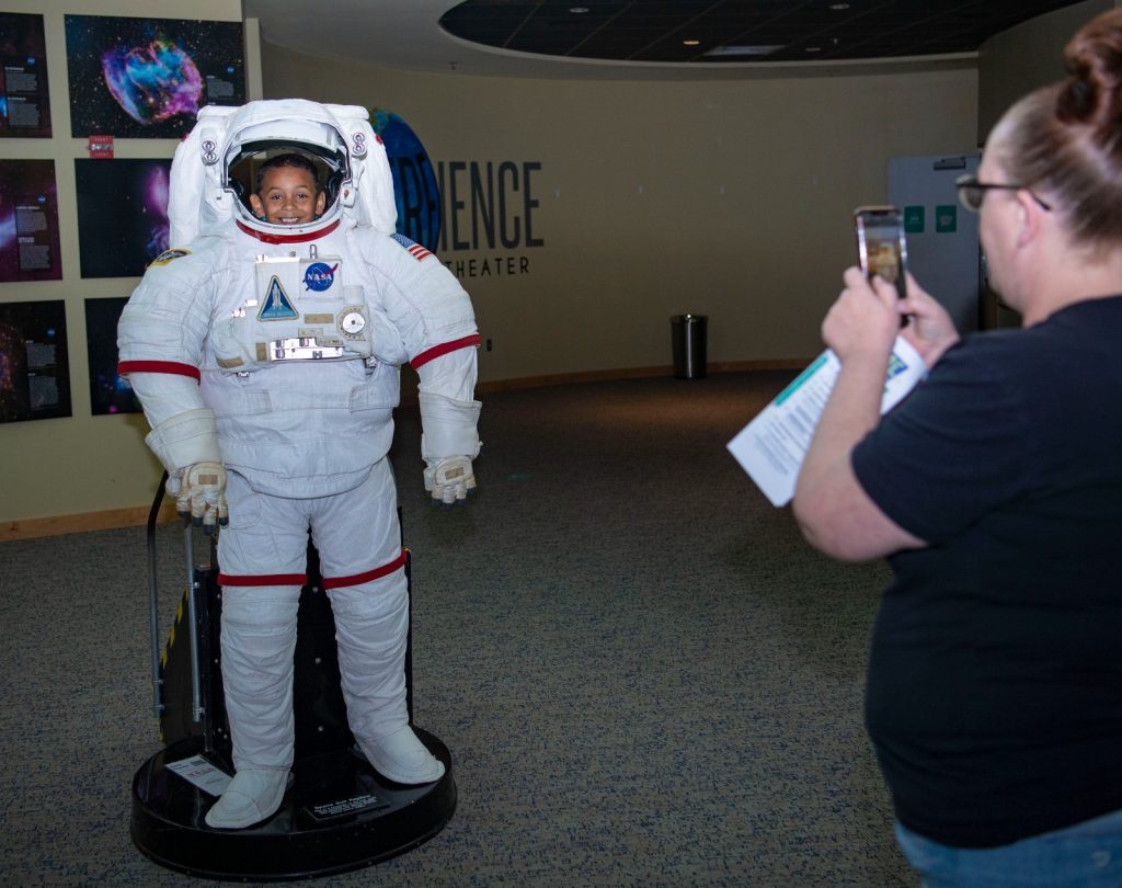 ¿Quieres ser astronauta? La NASA te dice cómo lograrlo | Qué Pasa