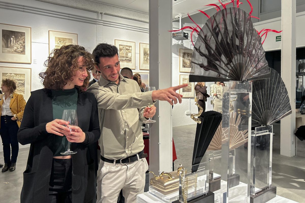 Los abanicos de Bernoux: elegantes, sensuales y rockeros para Madonna ...