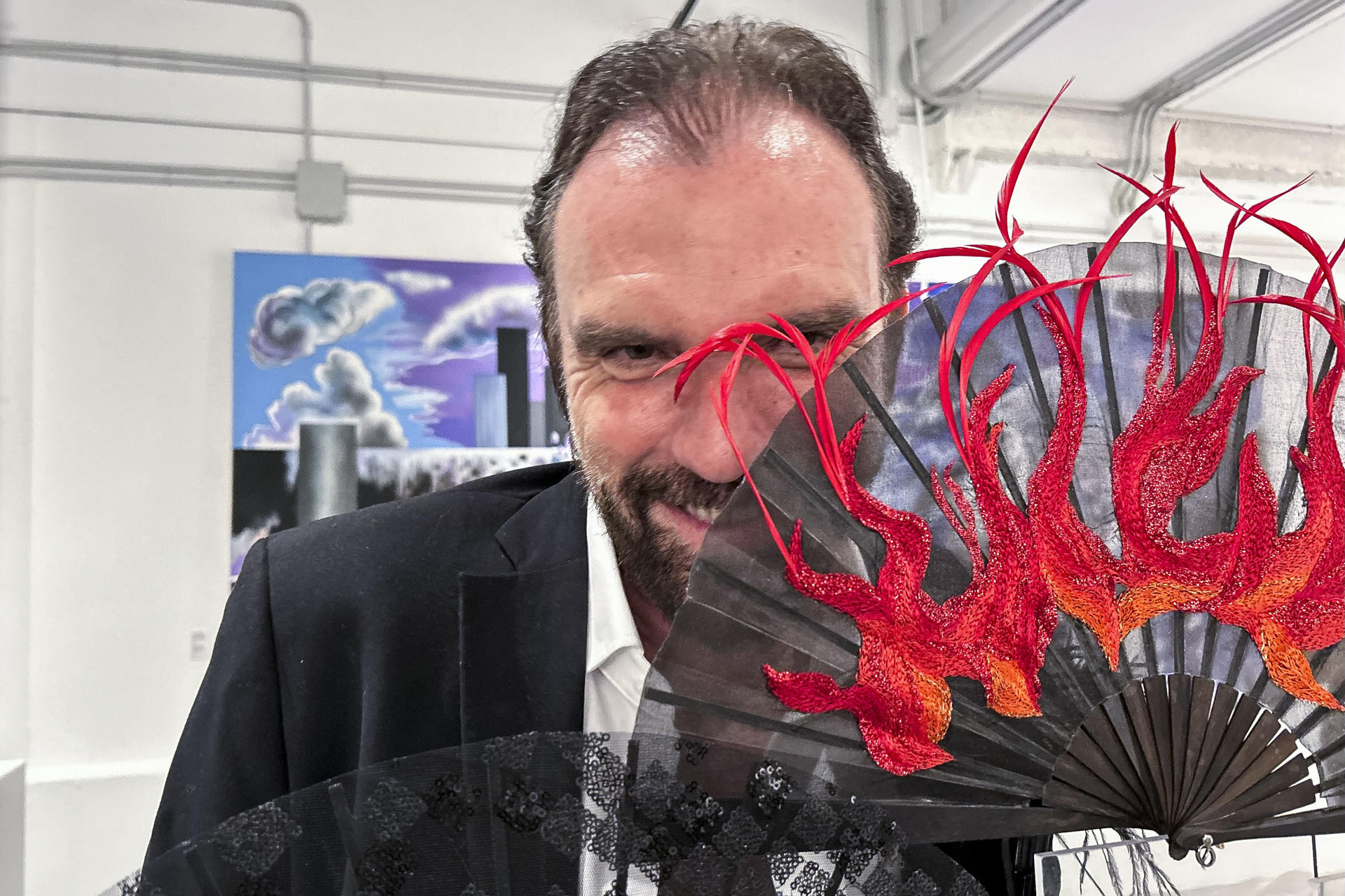 Los abanicos de Bernoux: elegantes, sensuales y rockeros para Madonna ...