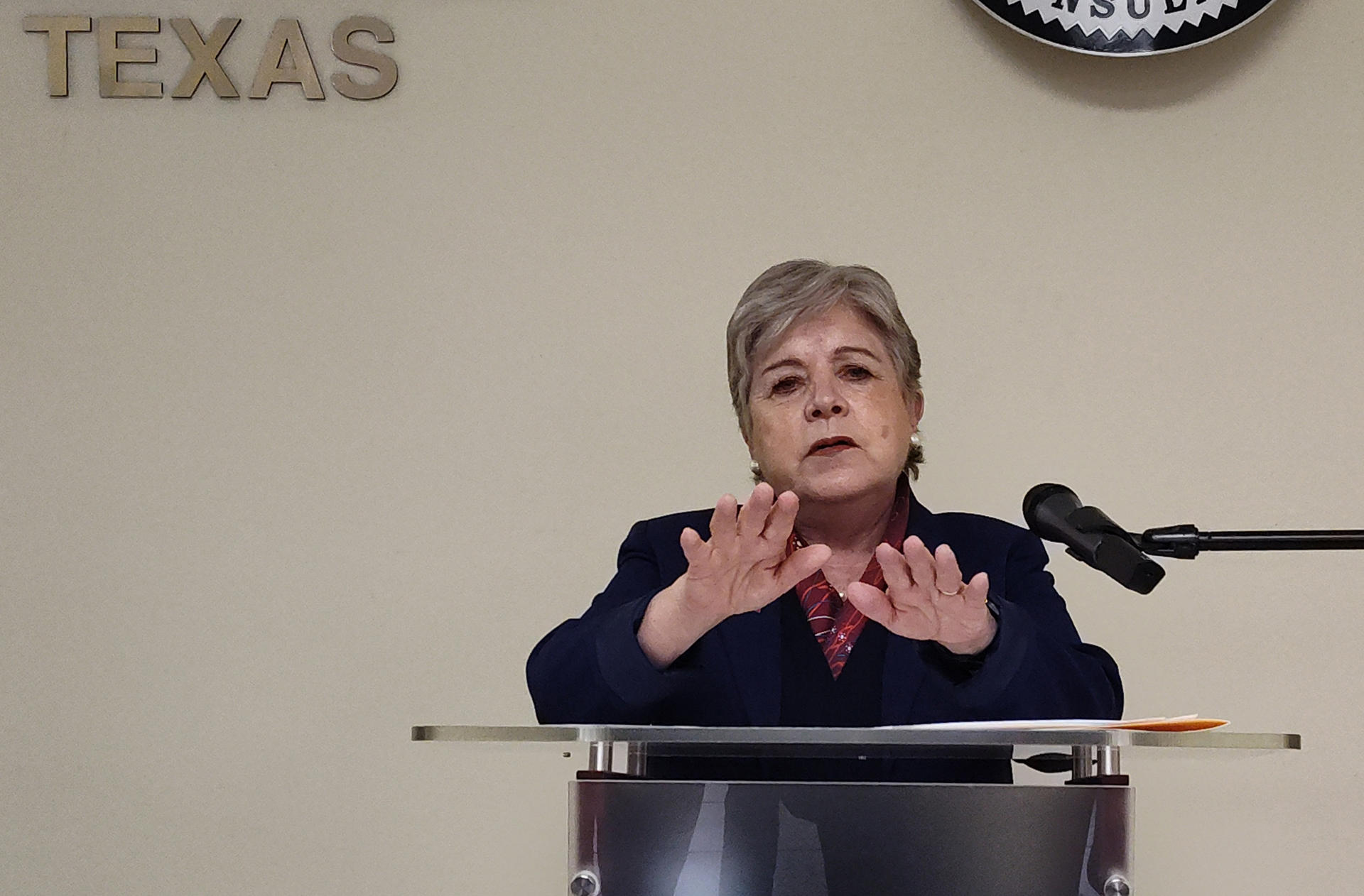 La canciller mexicana visita la frontera con Texas: "los mexicanos no ...