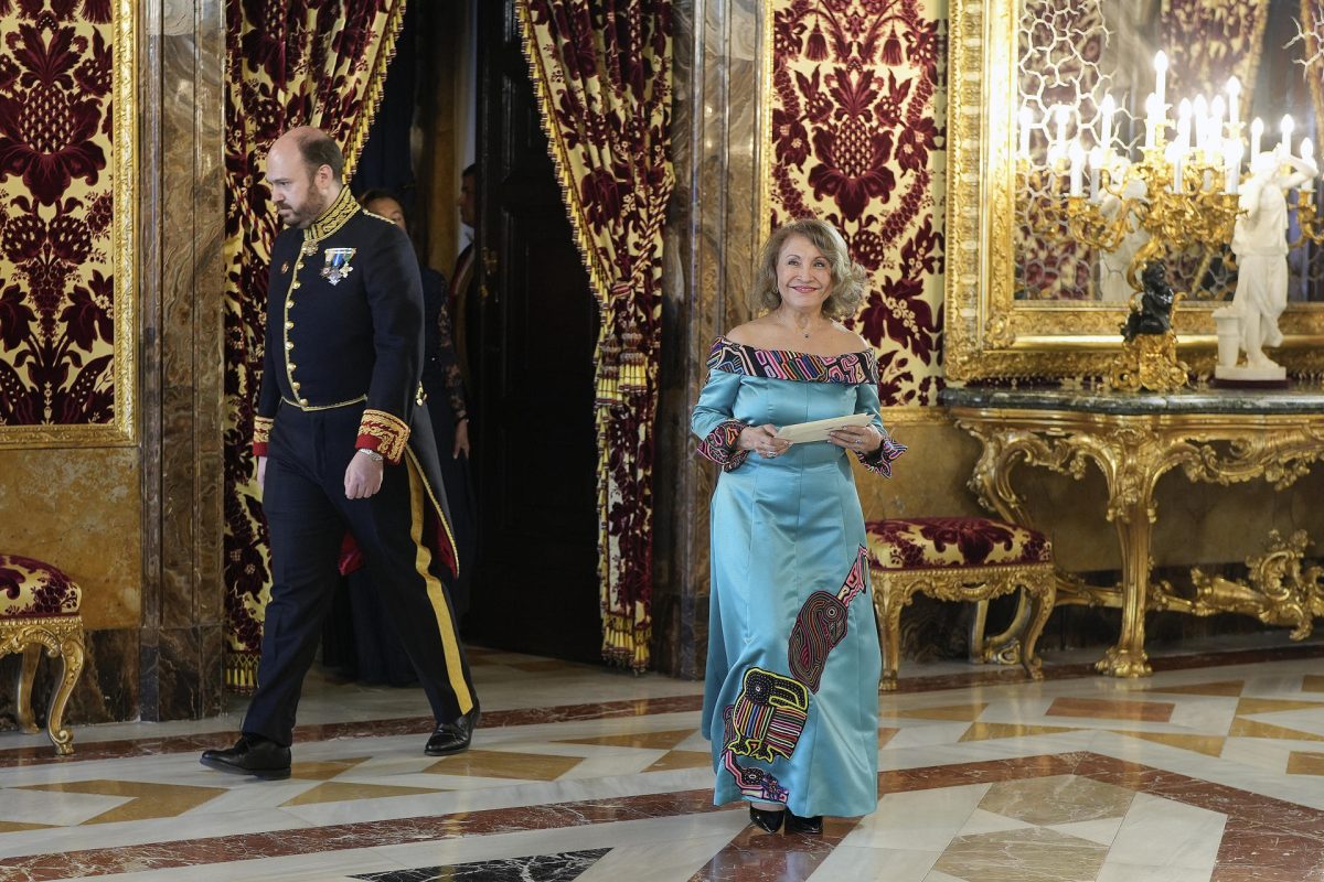 La nueva embajadora de Panamá en España entrega las credenciales al rey ...