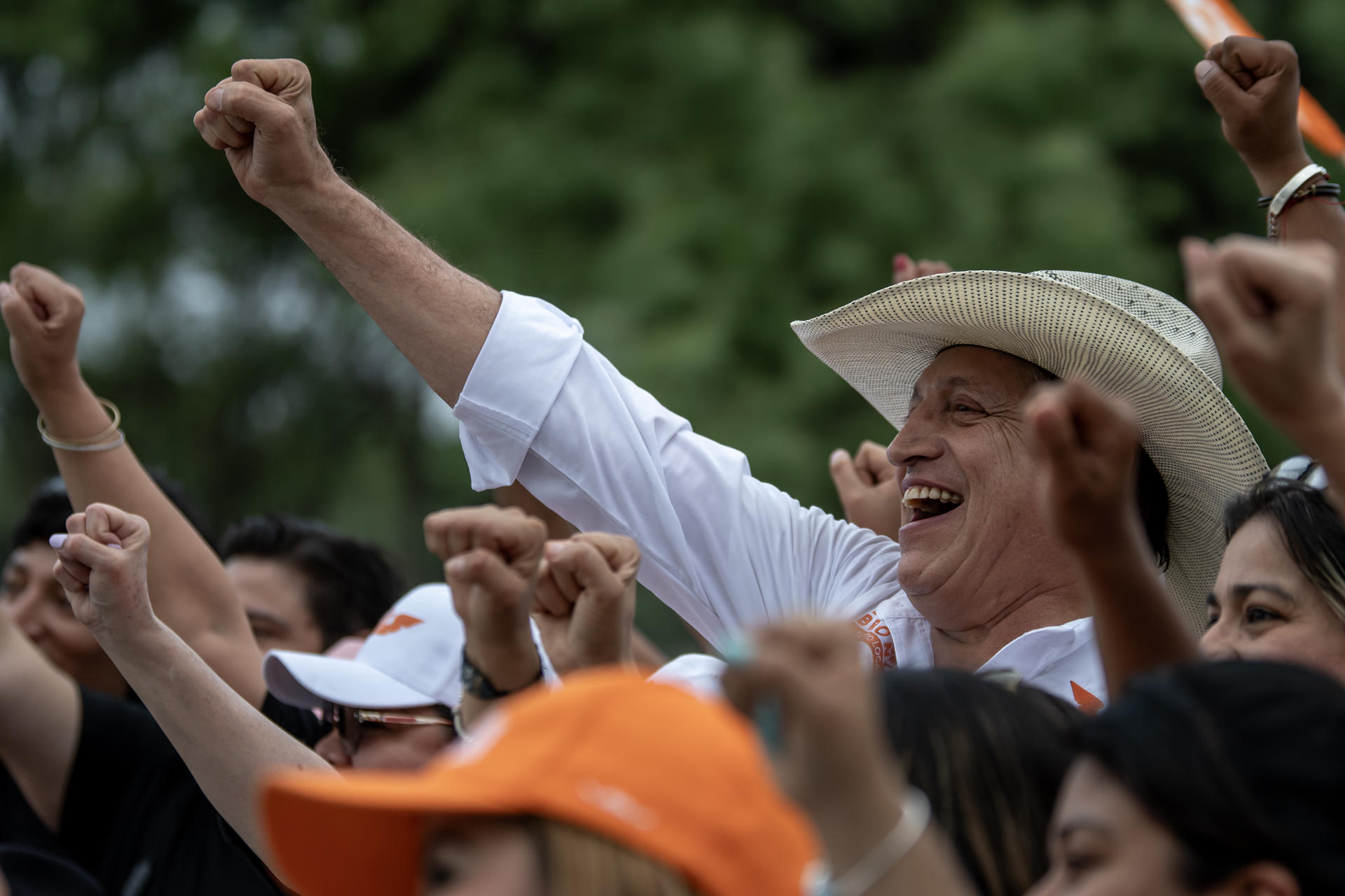 El exacordeonista del grupo de regional mexicano Bronco busca ser ...