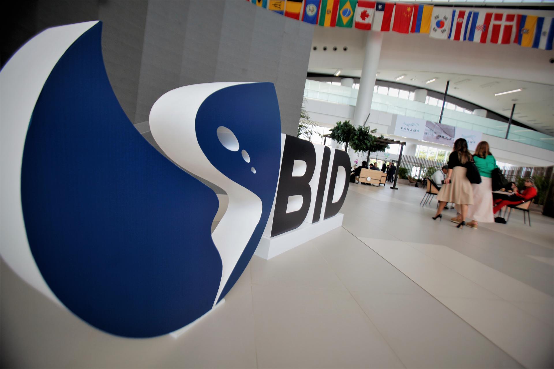 El BID lanza una "ventanilla única" para promover la inclusión ...