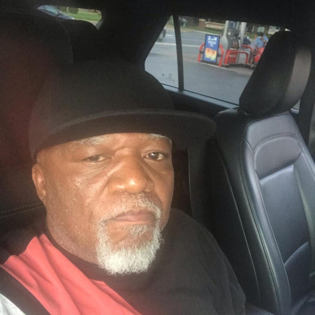 Mujer oculta cadáver de hombre para usar sus tarjetas de crédito | Qué Pasa