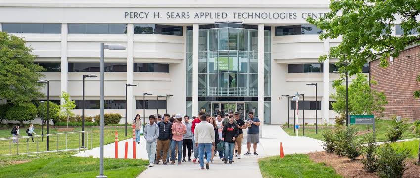 Únete a los campamentos de verano del Guilford Tech | Qué Pasa