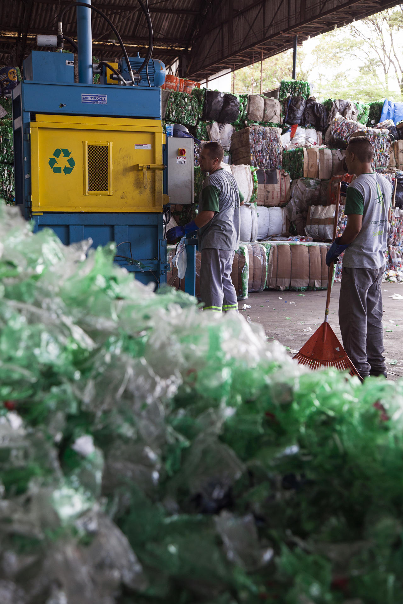 Coca-Cola se Compromete a reciclar el 100 % de sus envases en ...