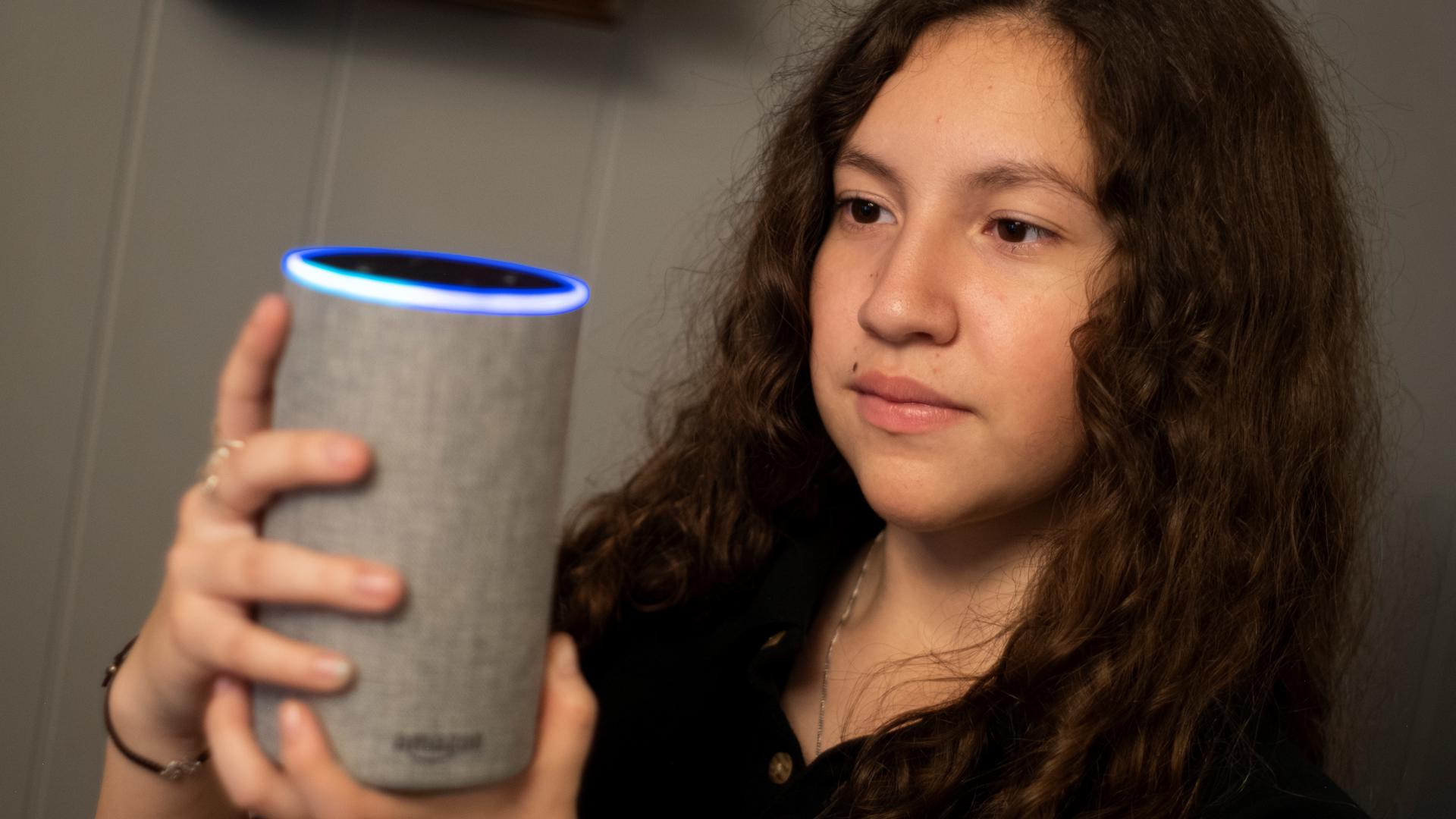 Alexa por suscripción y otros clics tecnológicos en América | Qué Pasa