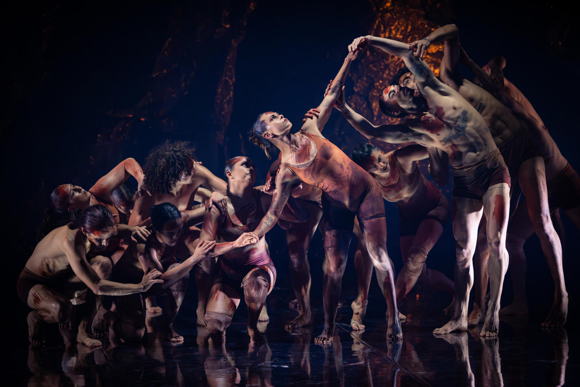 Bangarra, el grupo australiano que recrea con su danza 65.000 años de ...