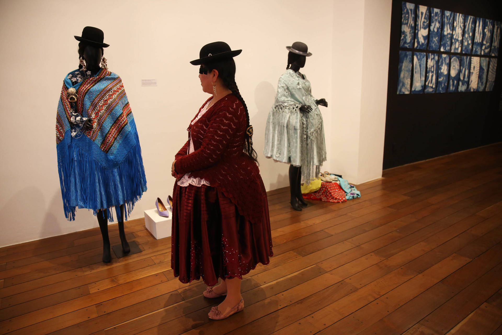Las cholas de Bolivia representan su “fuerza y libertad” a través de su ...