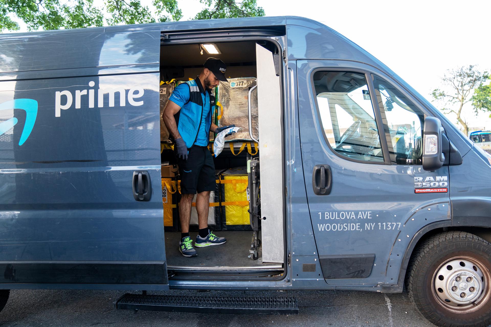 Amazon cumple 30 años en los que ha cambiado el comercio mundial y el ...