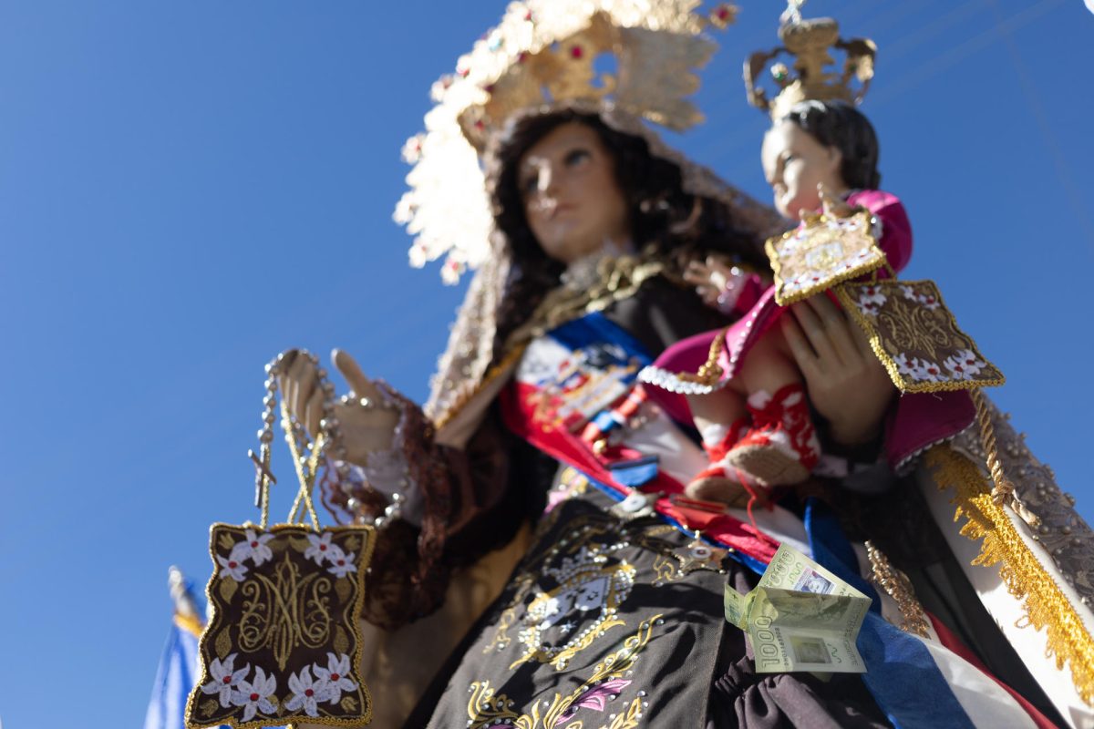 Una multitud venera La Tirana, fiesta patrimonio mundial de raíces ...