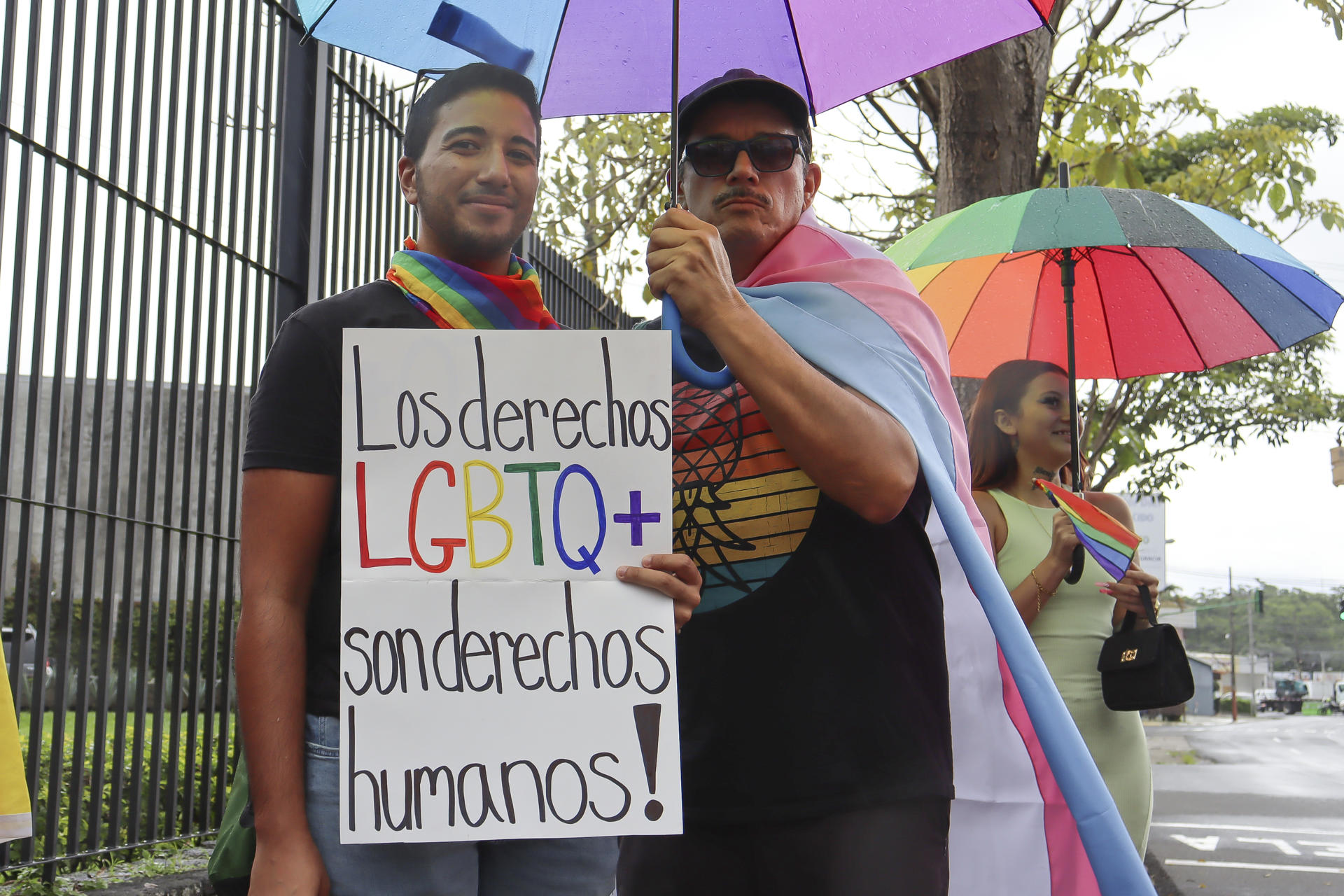 Defensores de derechos LGTBI protestan contra la discriminación ...