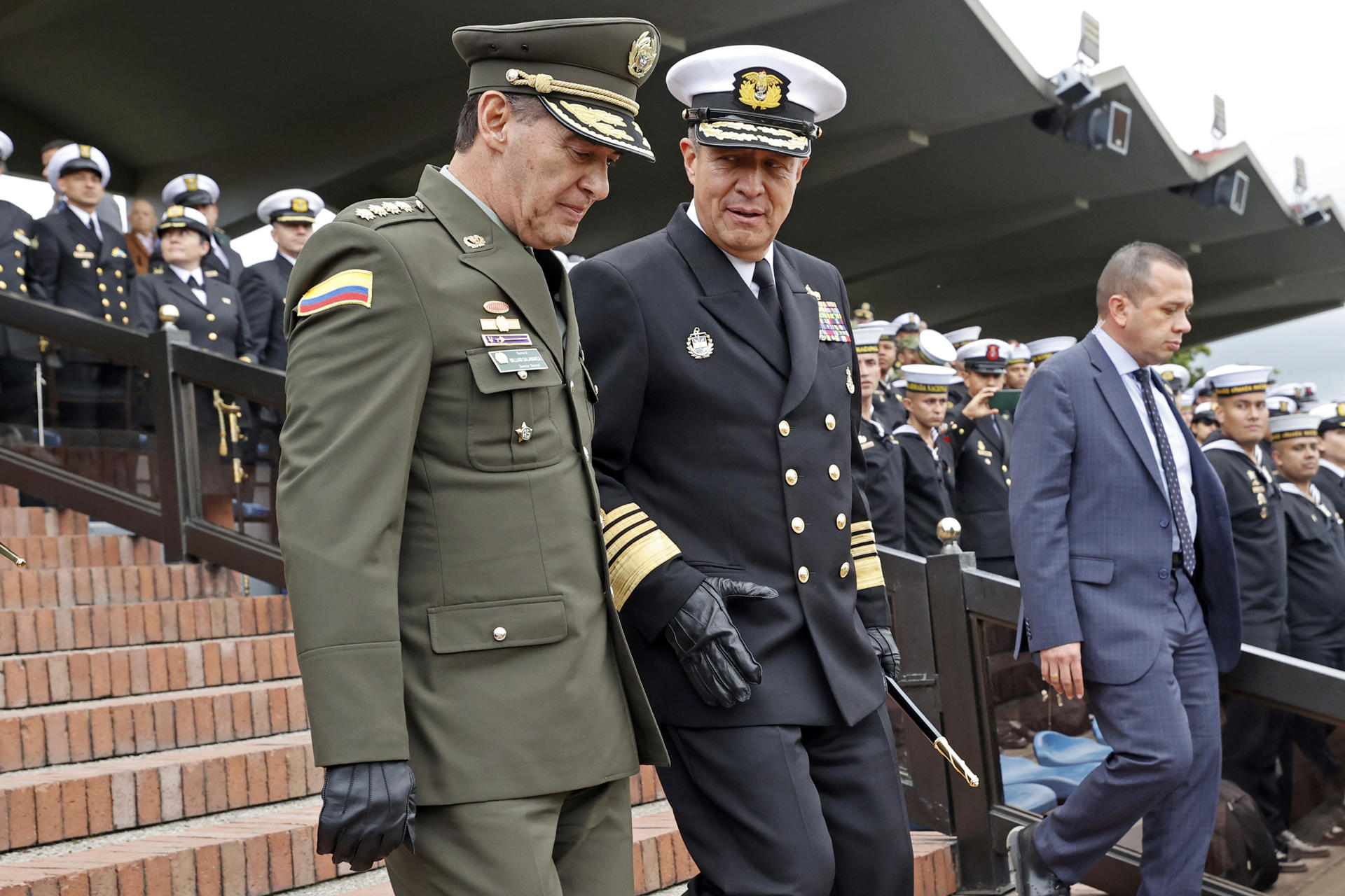 Un almirante asume como nuevo comandante de las Fuerzas Militares de ...