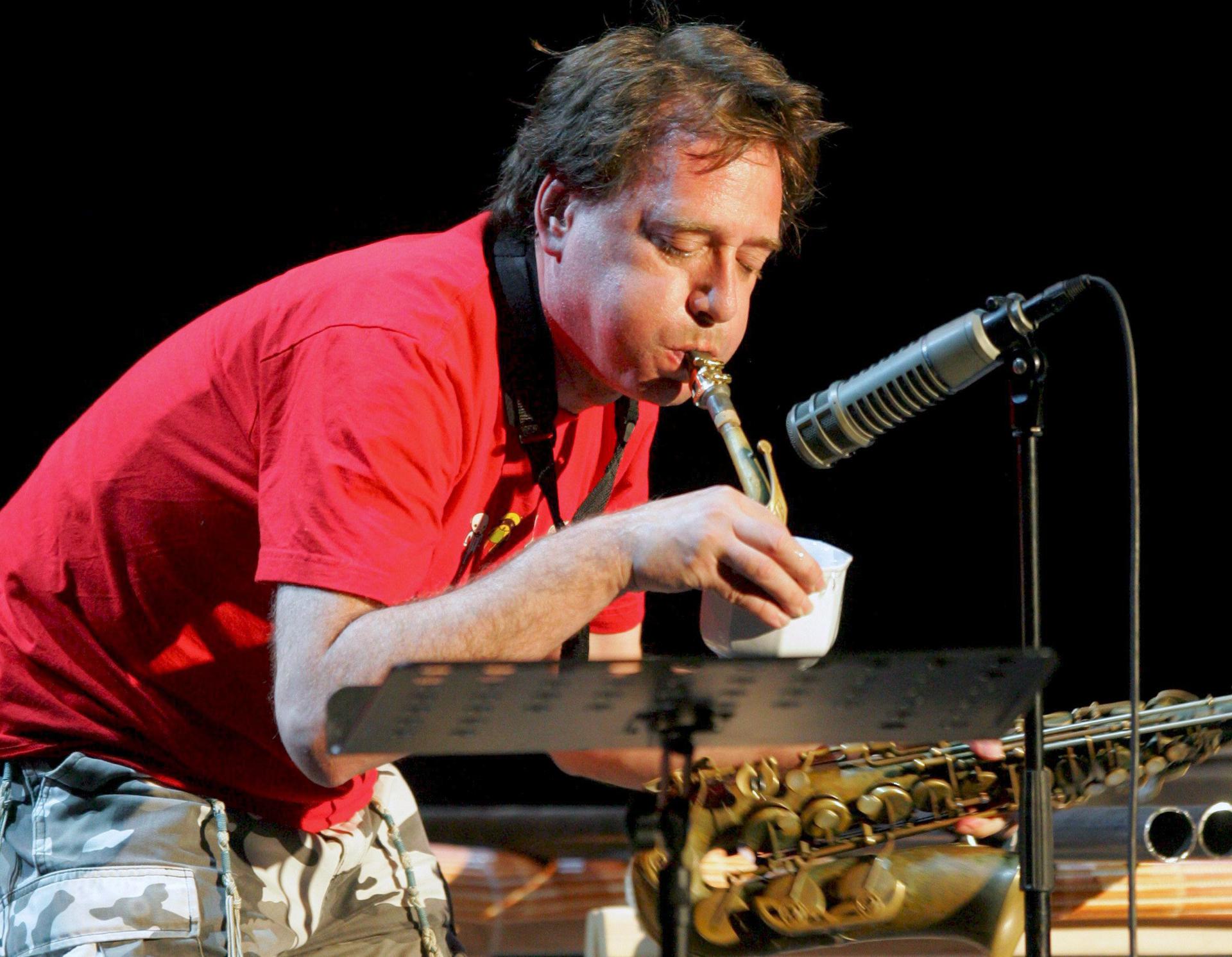 La brutal singularidad de John Zorn irrumpe en el Jazzaldia | Qué Pasa
