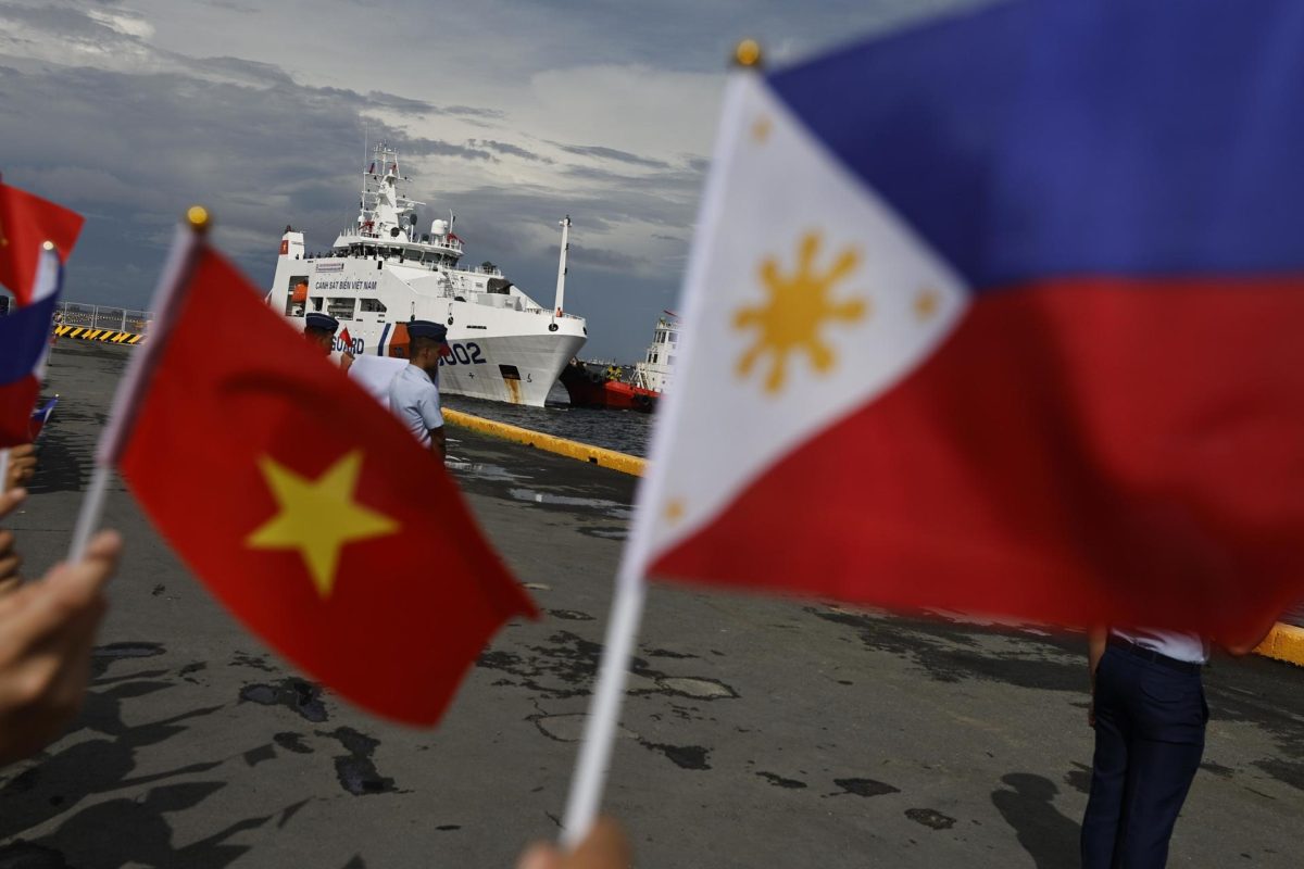 Guardacostas de Filipinas y Vietnam comparten maniobras en medio de la ...