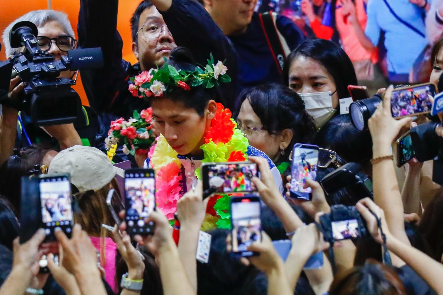 Taiwán recibe con vítores a Lin Yu-ting, boxeadora cuestionada por su ...