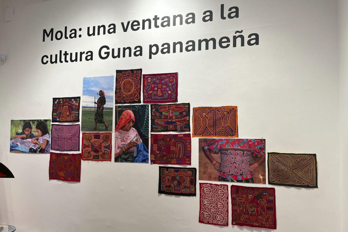 Las 'molas', el arte indígena más distintivo y colorido de Panamá llega ...