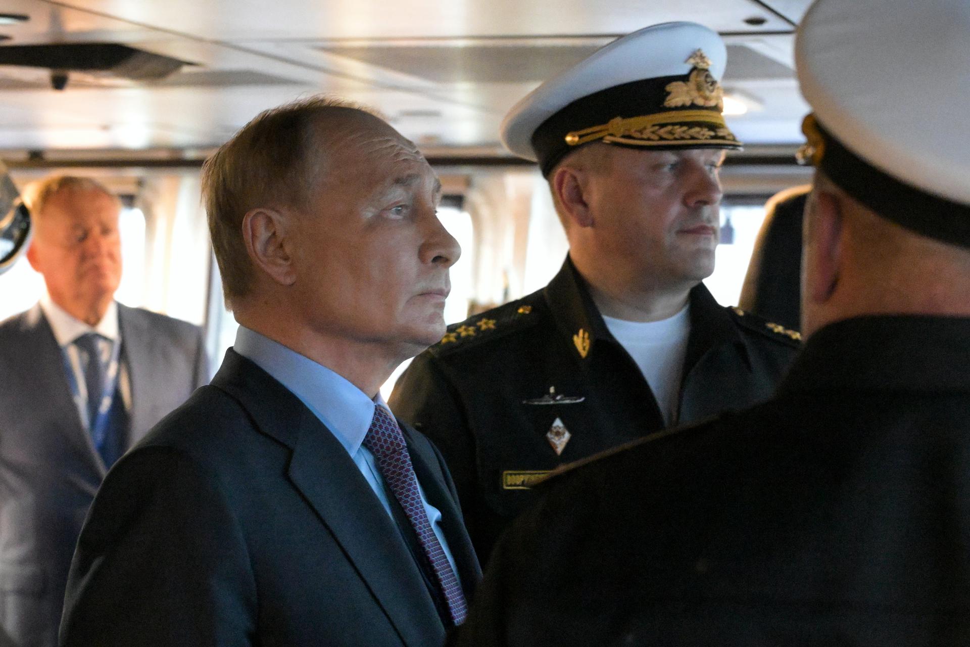 Putin inspecciona en Vladivostok la Flota rusa del Pacífico a su ...