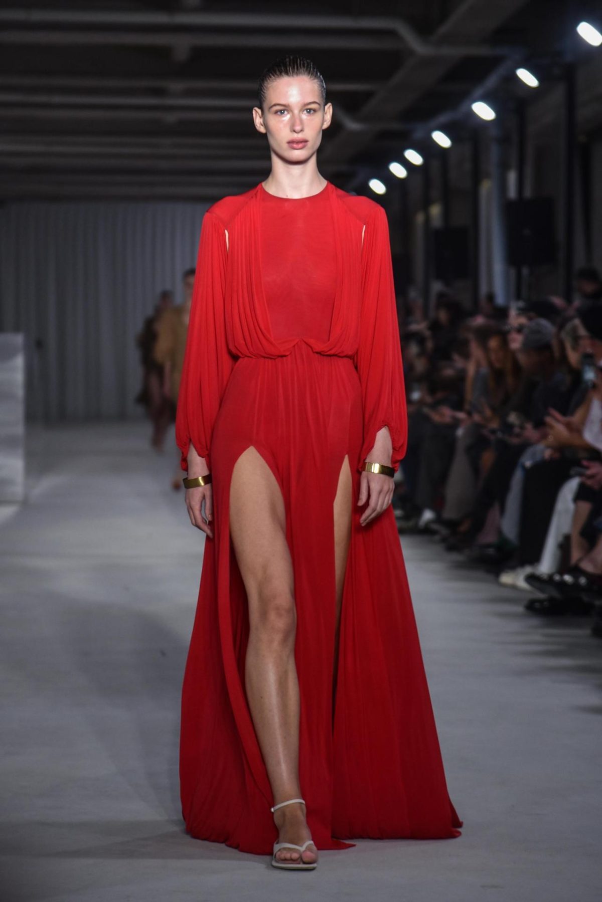 Max Mara luce en Milán sus ropas inspiradas en la erudita Hipatia y la ...