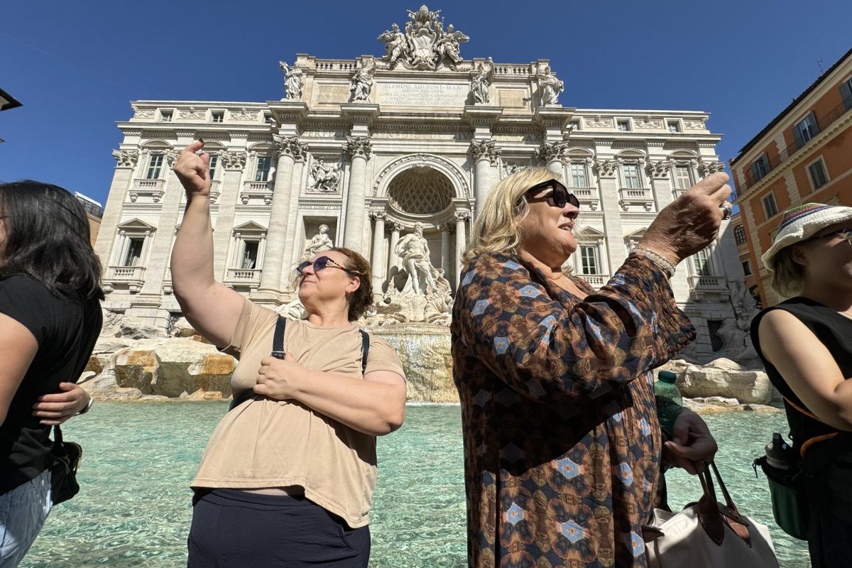 Lanzar la moneda a la Fontana de Trevi costará 2 euros para tener "una ...