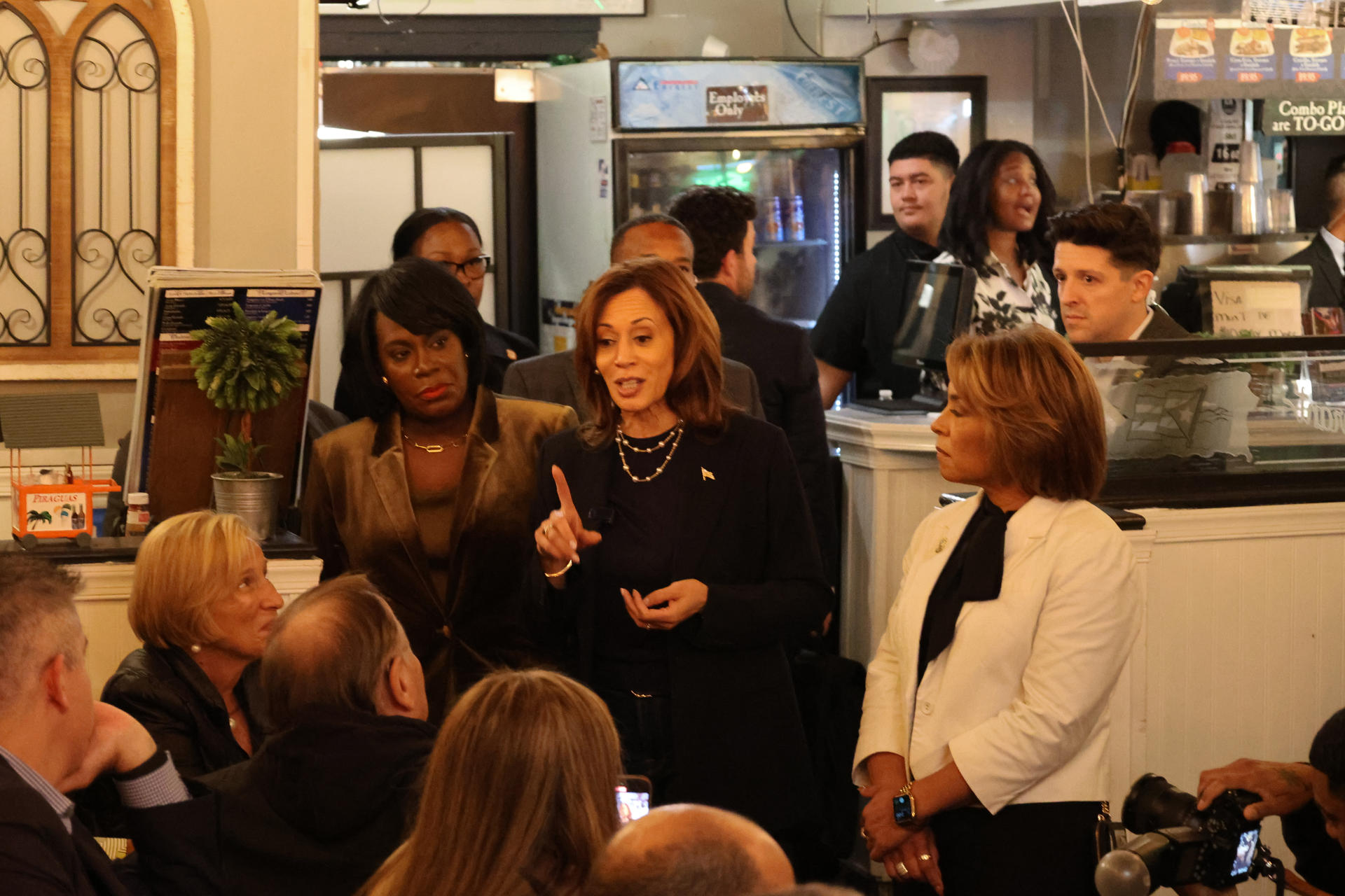 Kamala Harris presenta su plan para Puerto Rico en el corazón boricua ...