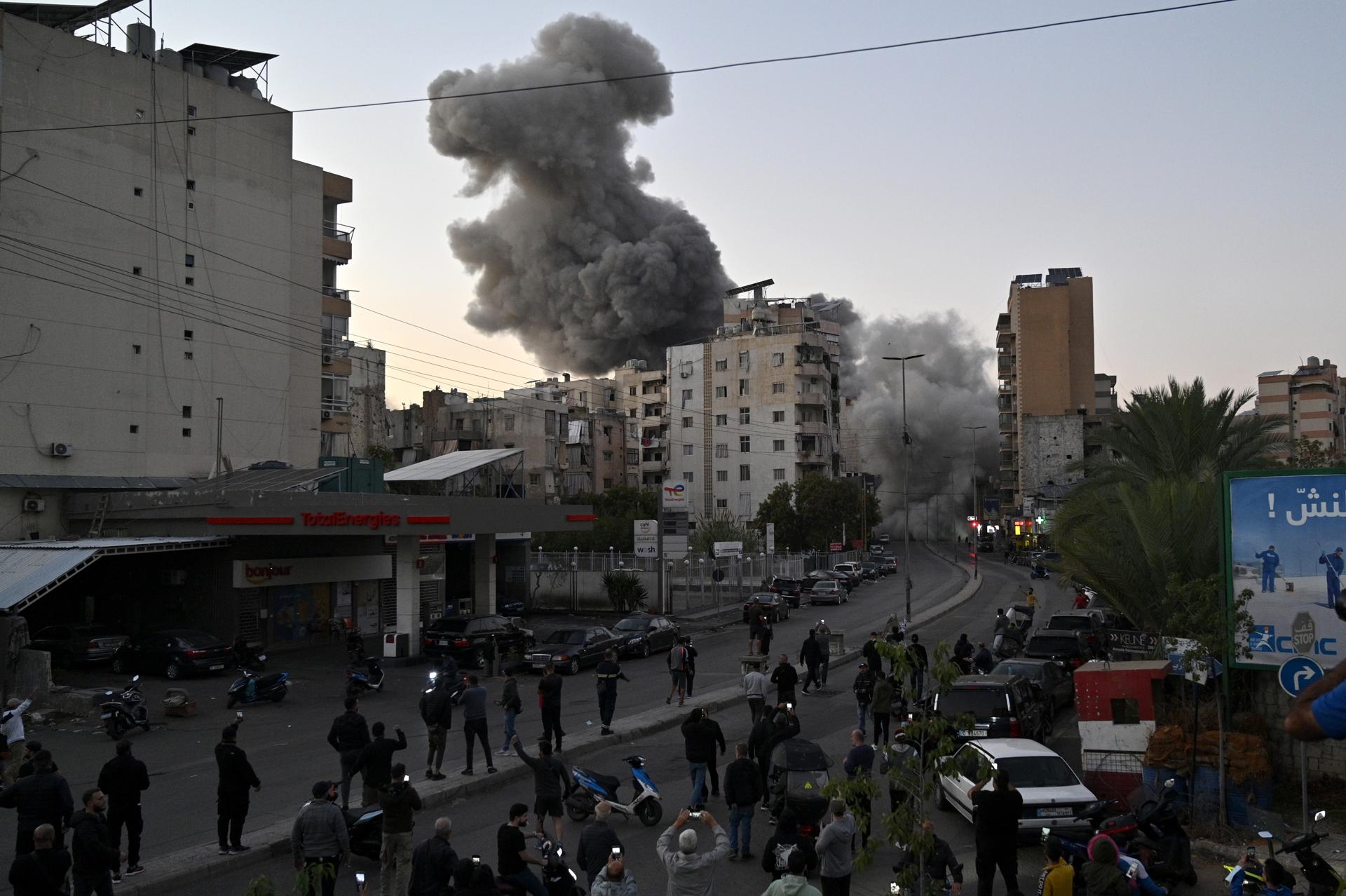 Israel bombardea el sur de Beirut tras ataques con decenas de muertos ...
