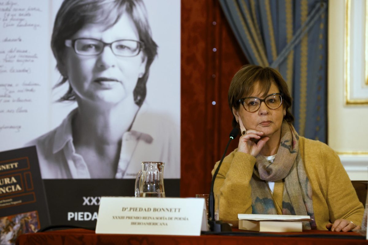 Piedad Bonnett: la poesía es un acto de resistencia frente a la mentira ...