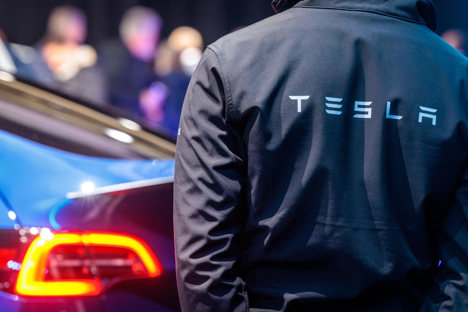 El valor de la marca Tesla cayó un 26 % por la edad de sus vehículos y ...